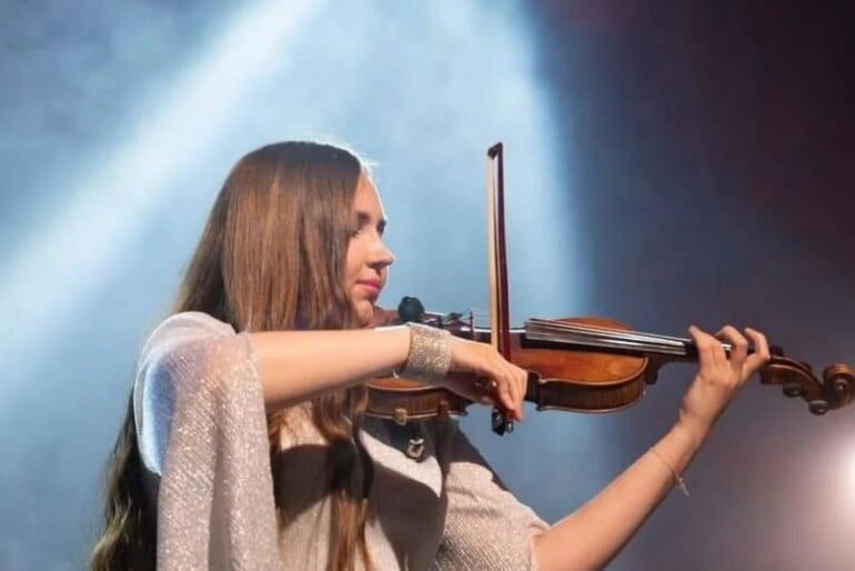 Alex | Irish Violinist in Dublin | HOOLEY!